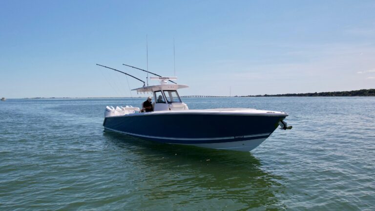 Center Console vs. Dual Console: Which Boat is Best for You? - Modern ...